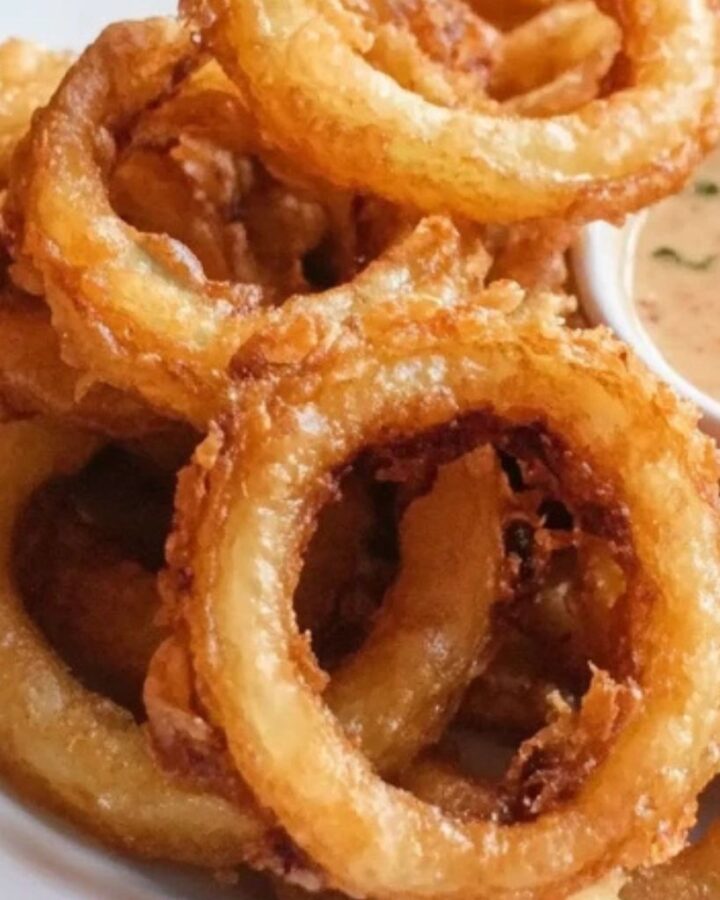 Crispy Onion Rings Recipe with Dipping Sauce